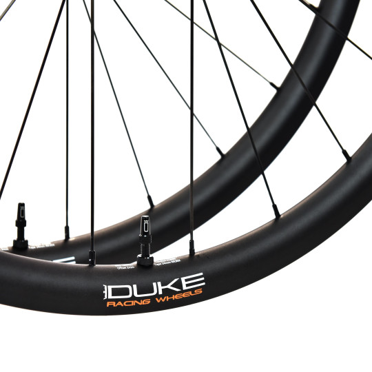 Wheel(s) DUKE ROAD RUNNER X 30 DISC / DUKE MADMAX CL SP