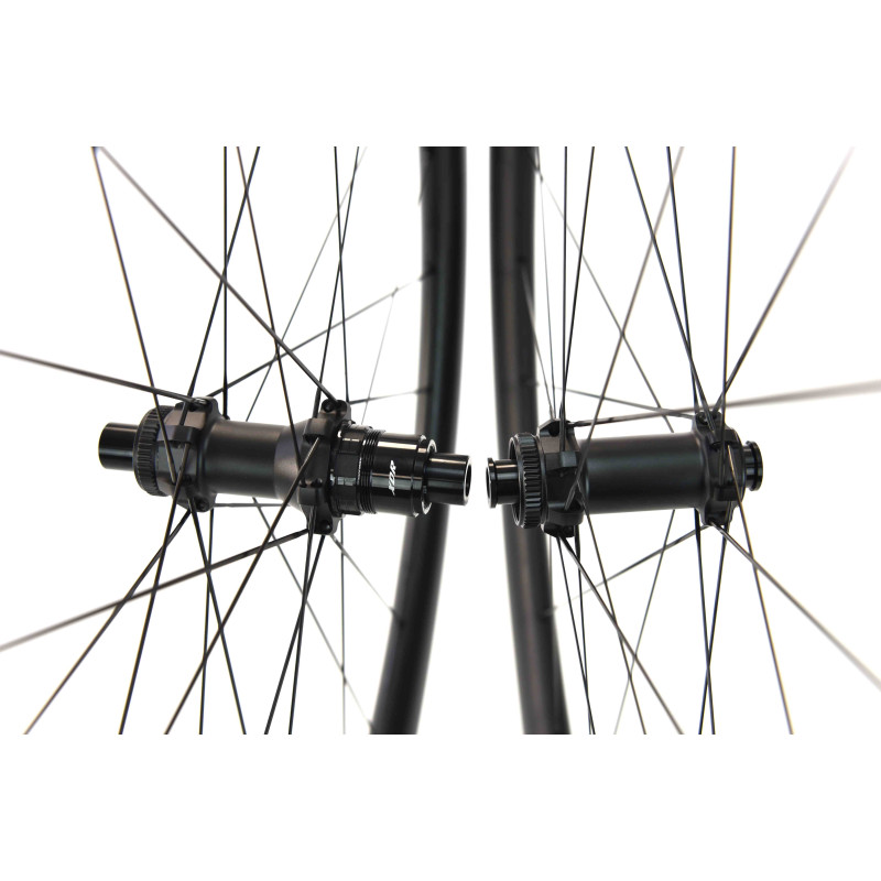 ROUES ROUTE / GRAVEL NEUVES DUKE BACCARA RX 27 SLR2 DISC - BARON CL SP XDR